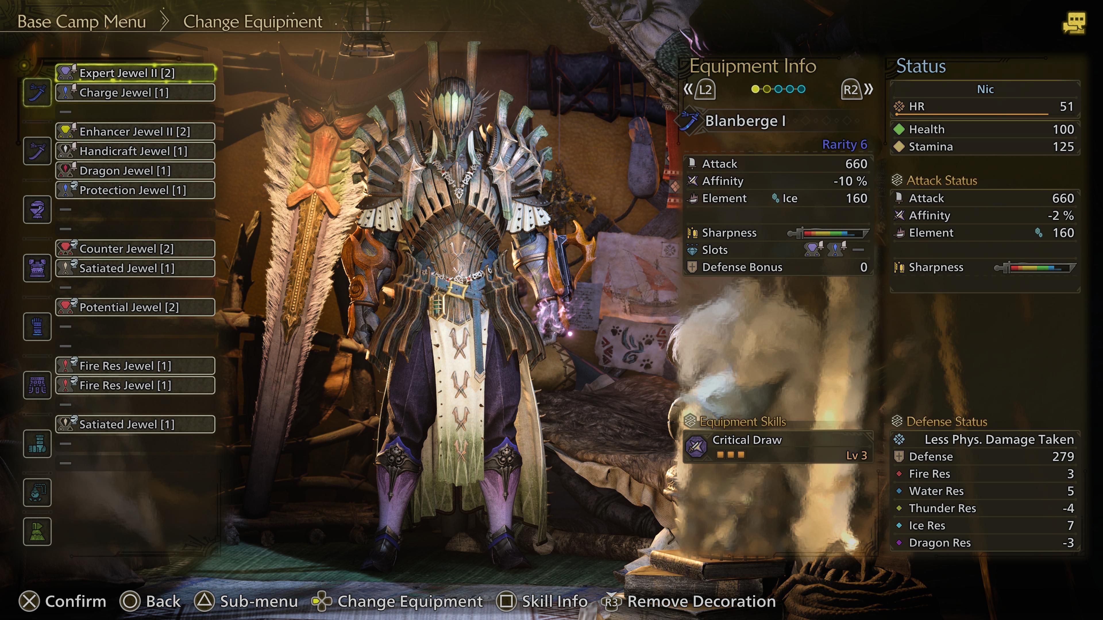 How to equip decorations in Monster Hunter Wilds