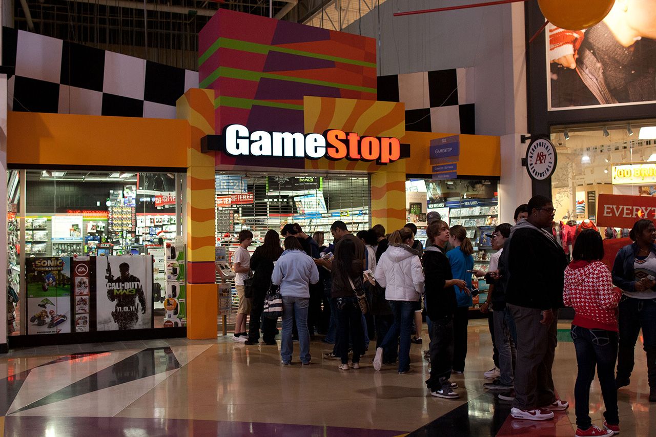 GameStop took a beating in holiday sales, and will close 150 stores in 2017