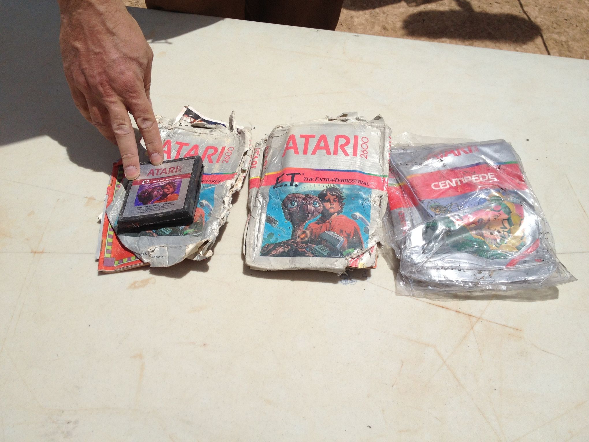 E.T. cartridges found in infamous Atari landfill