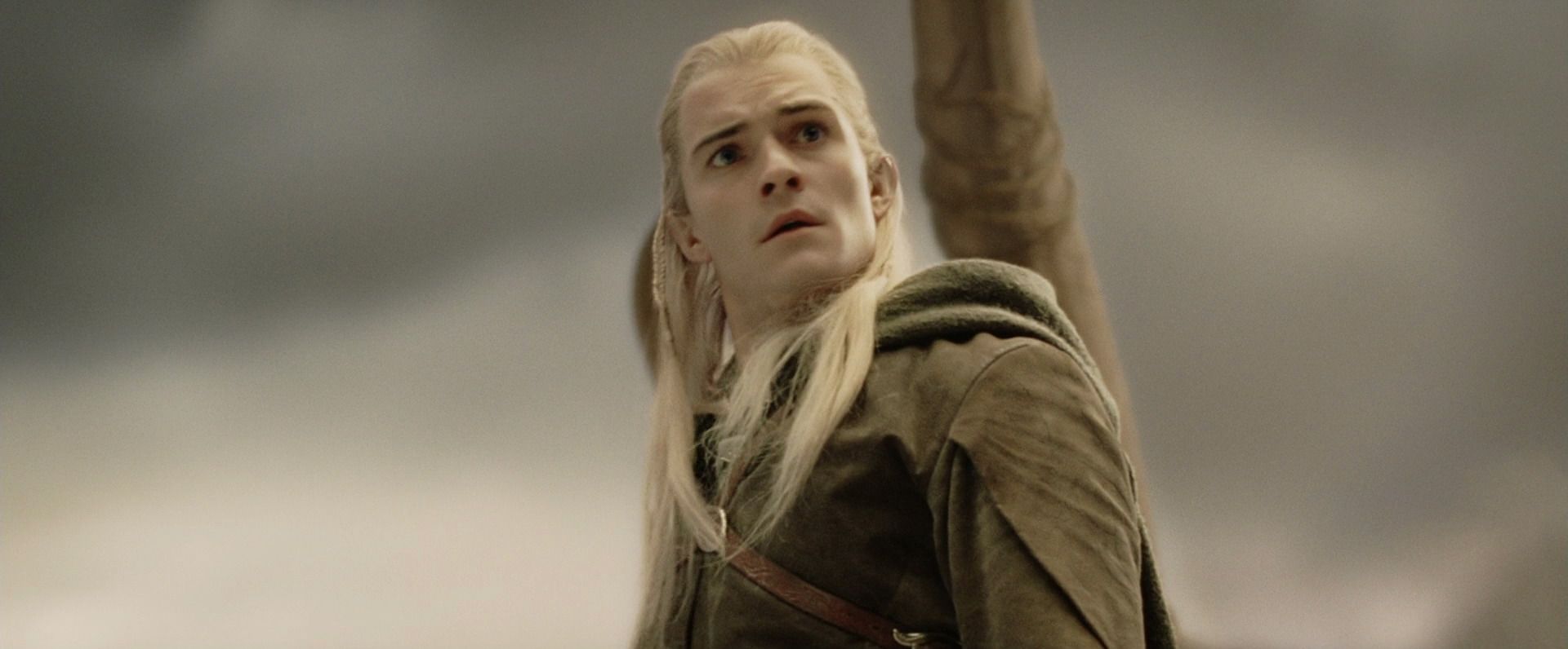 Orlando Bloom’s odd facial expressions tell the secret story of Legolas